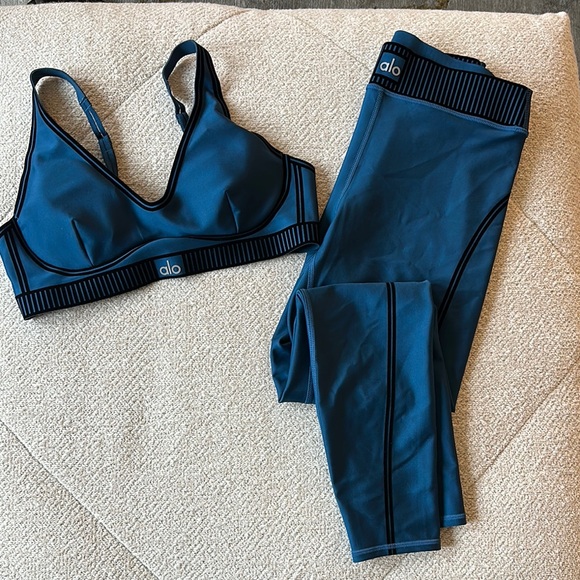 ALO Yoga | Pants & Jumpsuits | Alo Blue Airlift Lineup Leggings Set 78 ...